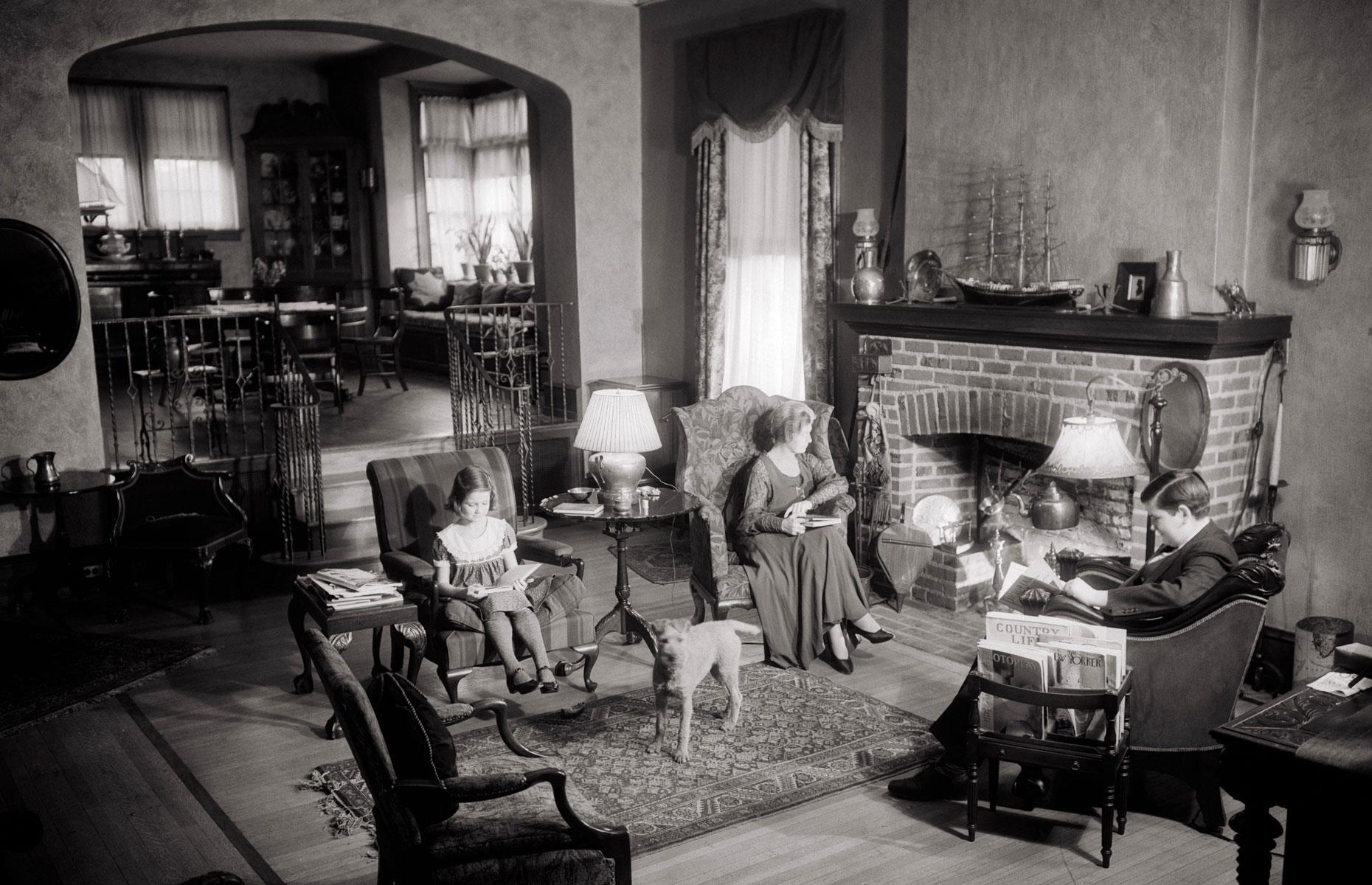 Vintage Photos Show What American Home Life Was REALLY Like In The 1920s