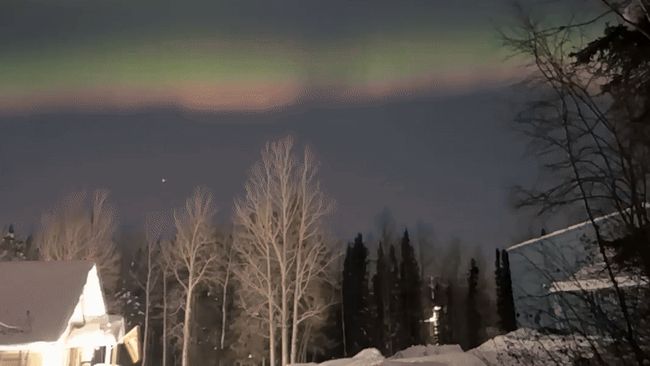 Dreamy 'Watermelon' Aurora Dances Above Manitoba