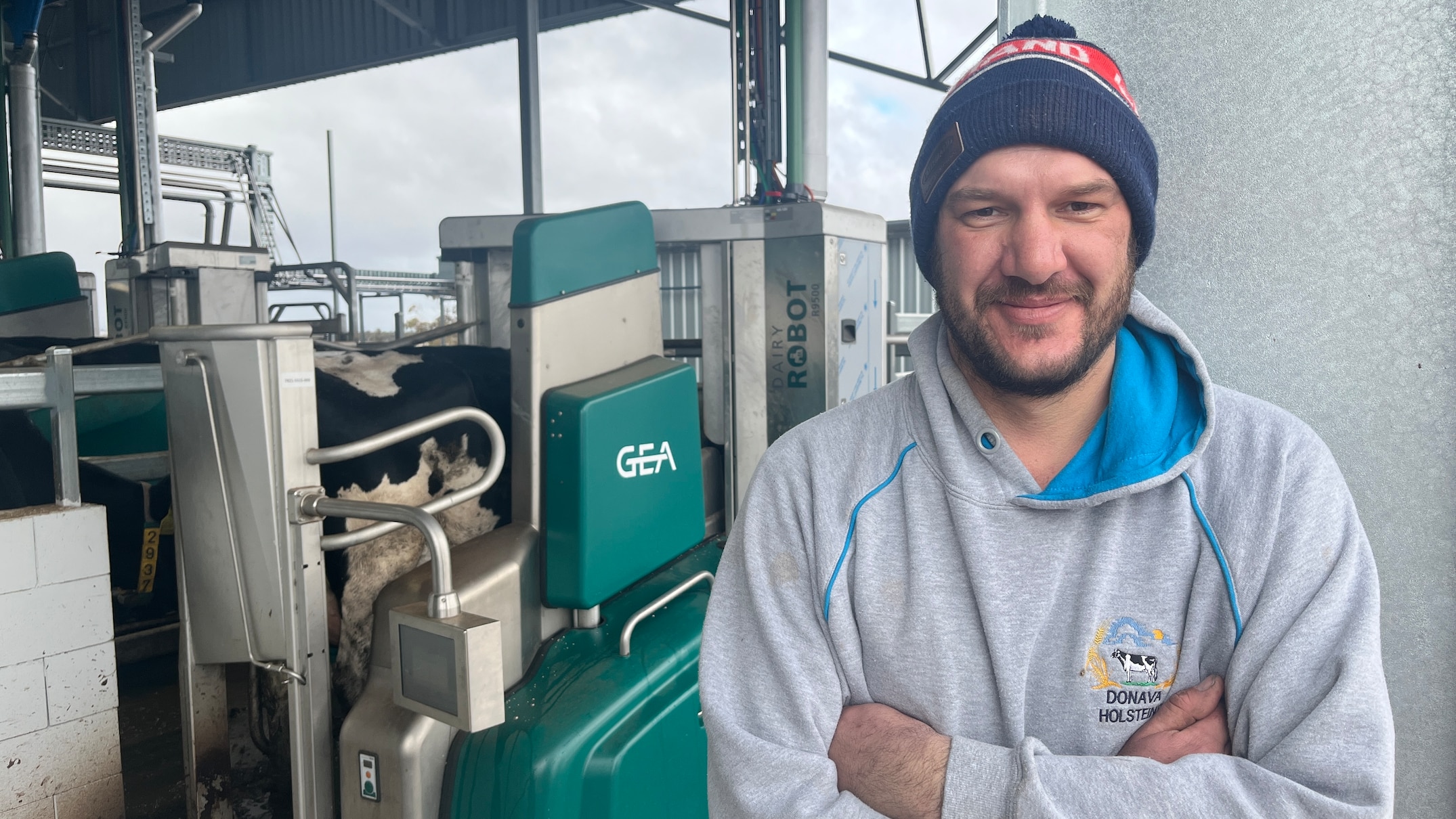 Next generation of producers embrace 'voluntary milking systems' dairy ...
