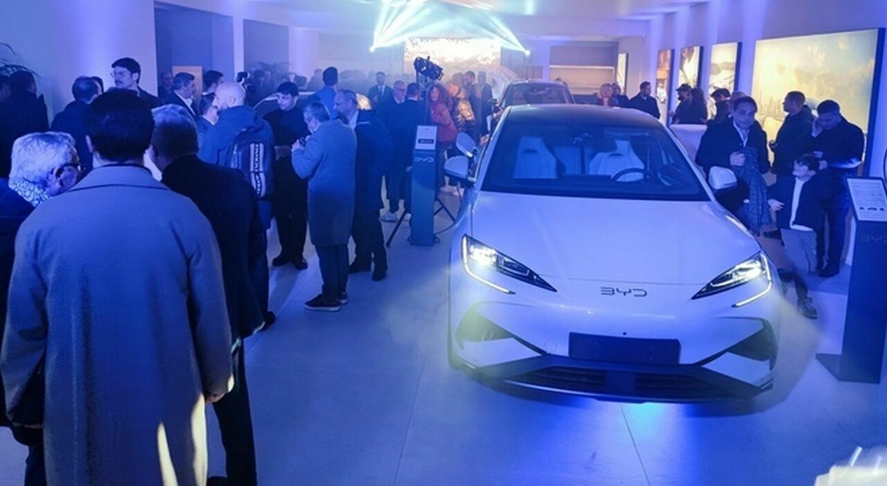 Autouno, inaugurato lo store BYD: Napoli e Cina per rivoluzionare le ...