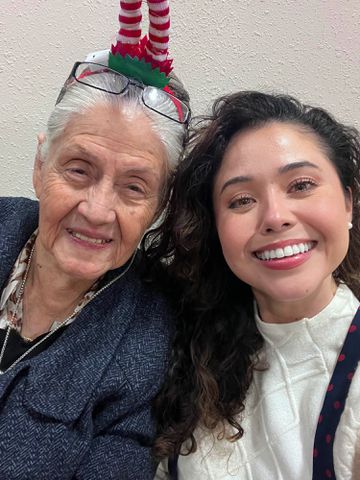 Family Finds a Unique Way to Communicate with 95-Year-Old Grandmother ...