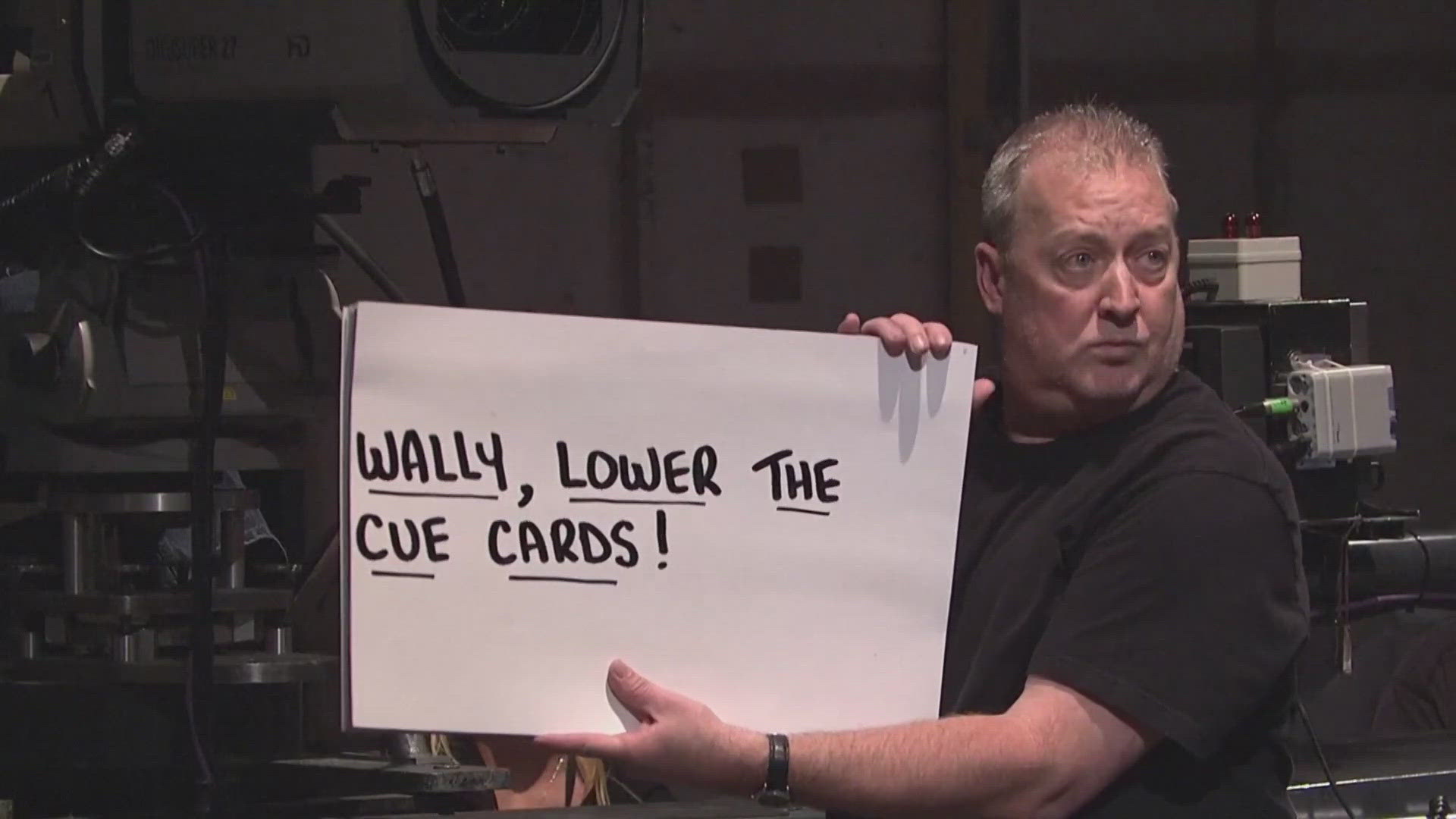 Meet the man behind the 'Saturday Night Live' cue cards