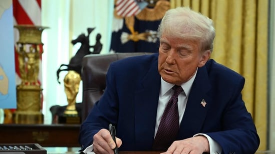 Who is Carl Nichols, judge who extended stay on Trump's order to fire ...