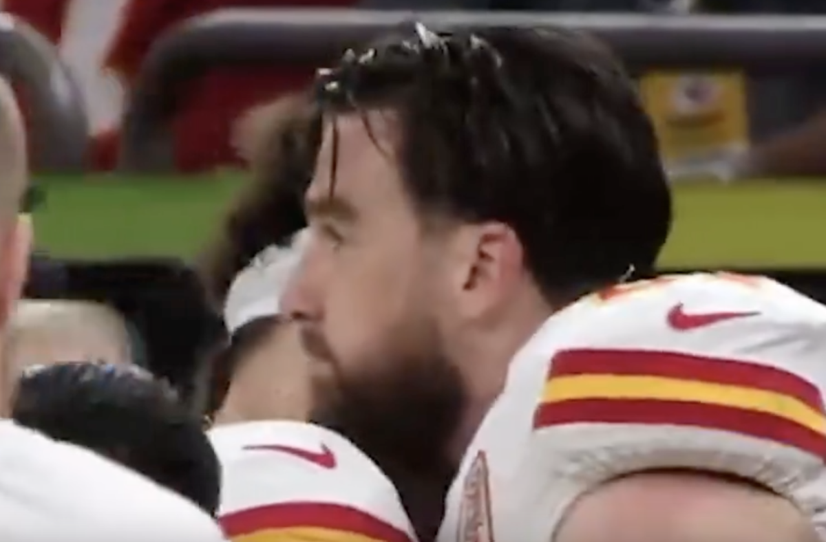 Mics Caught Patrick Mahomes' 3-Word Postgame Message For Travis Kelce Mics Caught Patrick Mahomes' 3-Word Postgame Message For Travis Kelce