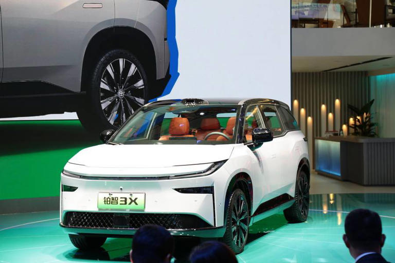 广汽丰田铂智3X来袭，3月3日上市，搭载Momenta 5.0高阶智驾系统