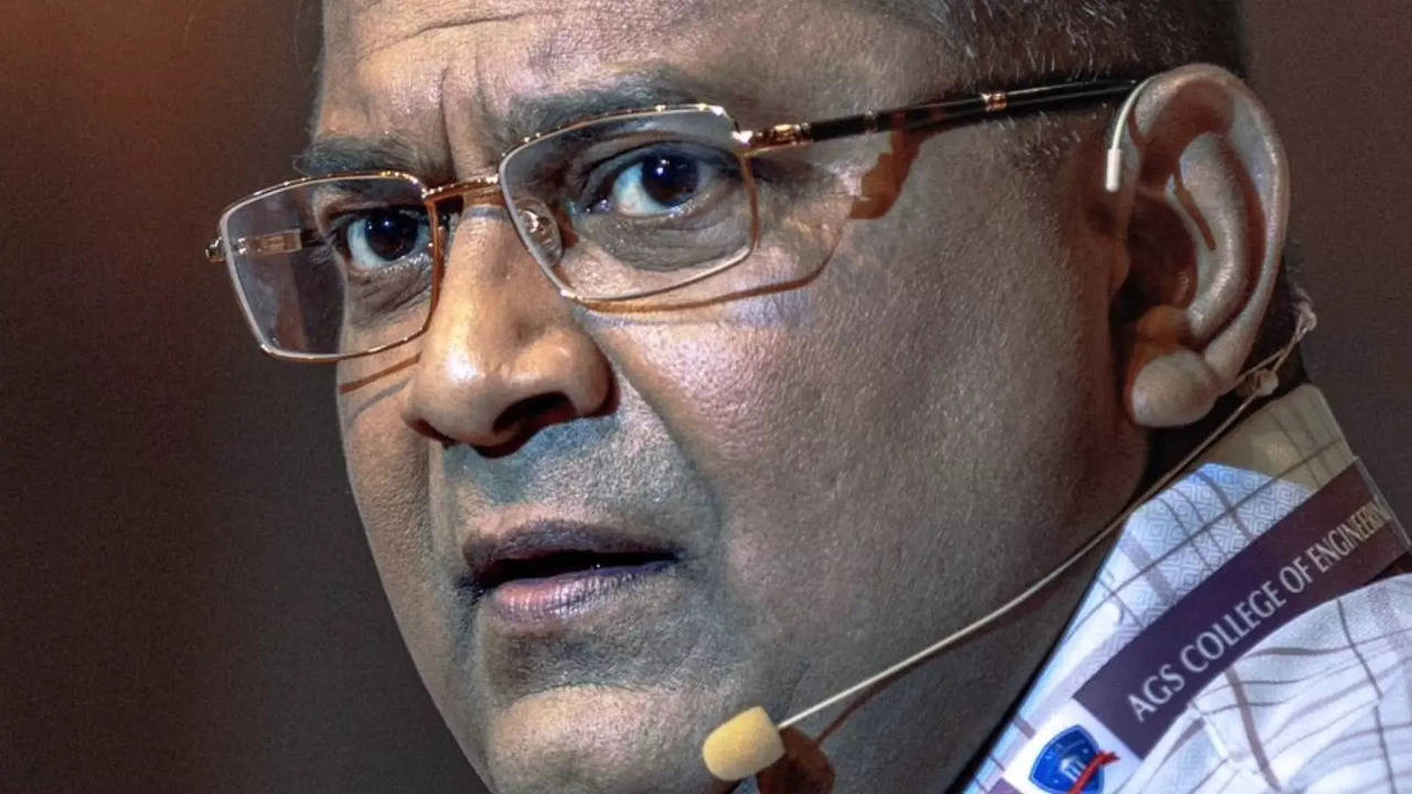 Mysskin Does It Again! Director Uses Profanity-Laden Speech At Dragon's ...