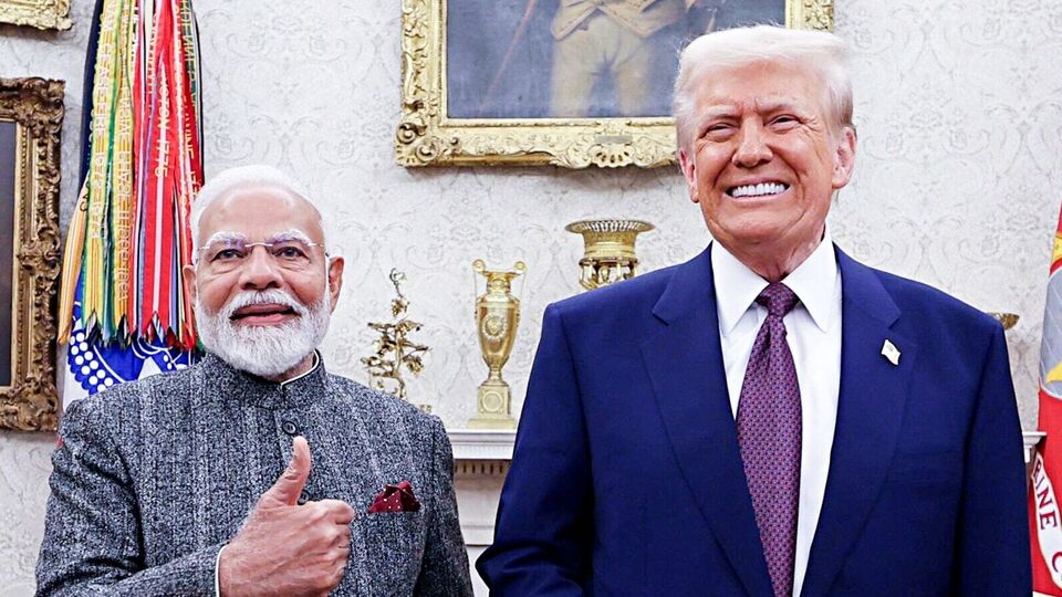 PM Modi-Donald Trump meet: From bear hug, handshakes to thumbs up | Key ...