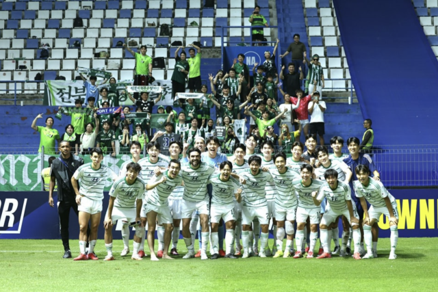 '이탈리아 국대 맞네!' 콤파뇨, 전북 데뷔전에서 '멀티골' 작렬...포옛도 승전고! 'ACL2 16강 1차전' 포트에 4-0 대승