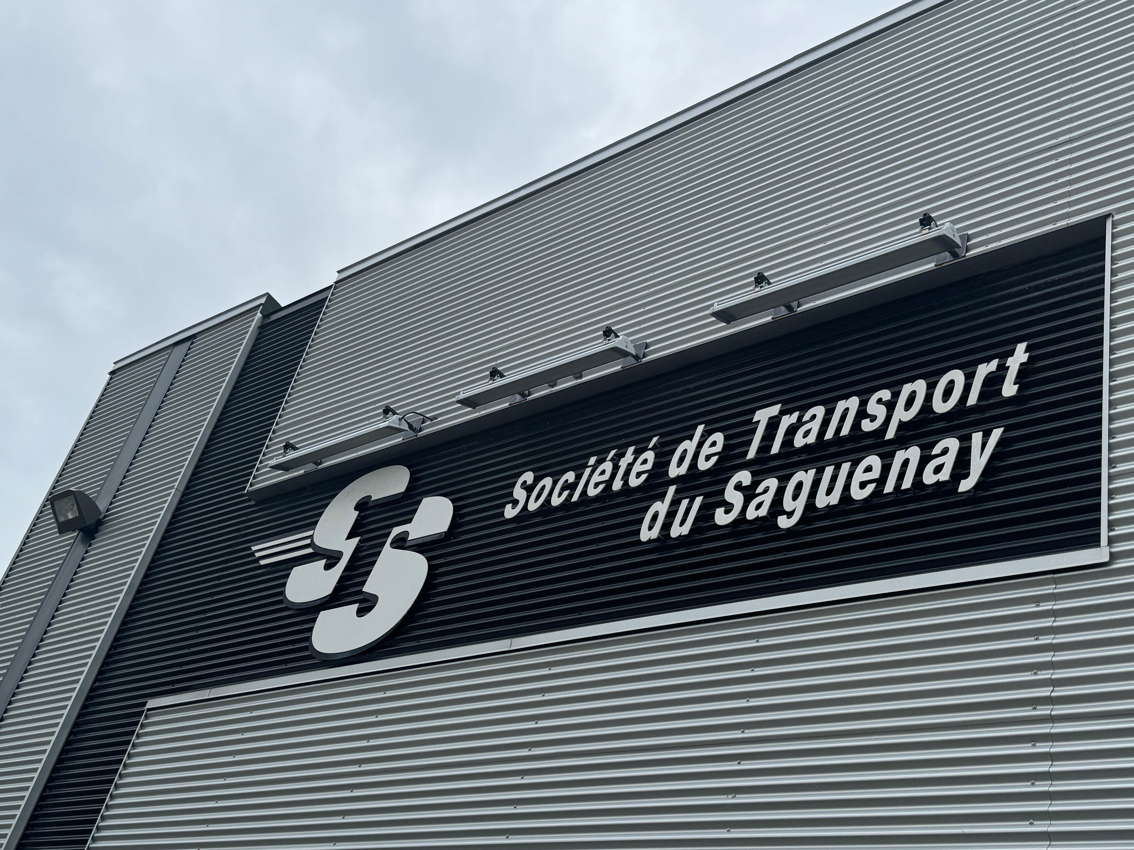 L’ex-DG Jean-Luc Roberge se défend d’avoir induit des élus de Saguenay ...