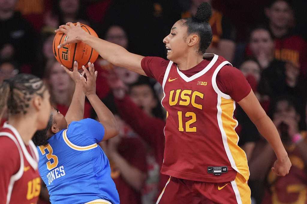 No. 1 UCLA's 23-game winning streak ends in 71-60 loss to USC