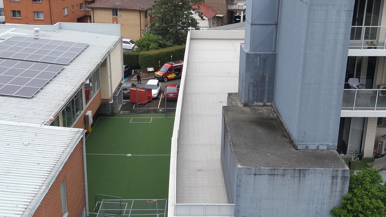 Hundreds evacuated on fear of wall collapse