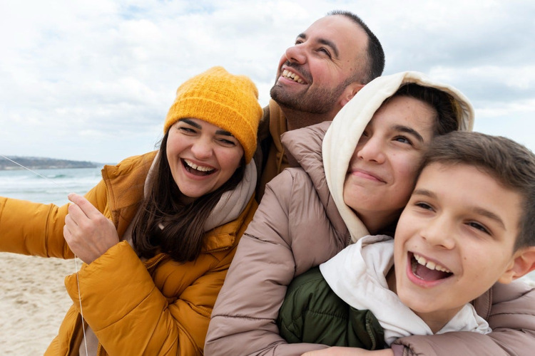 4 Cara Efektif bagi Orang Tua untuk Mengekspresikan Kasih Sayang agar ...