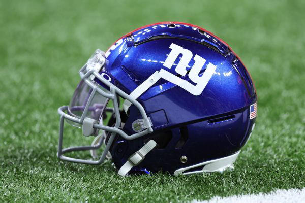 Giants' Carter, Dart express unity after disagreement over Trump