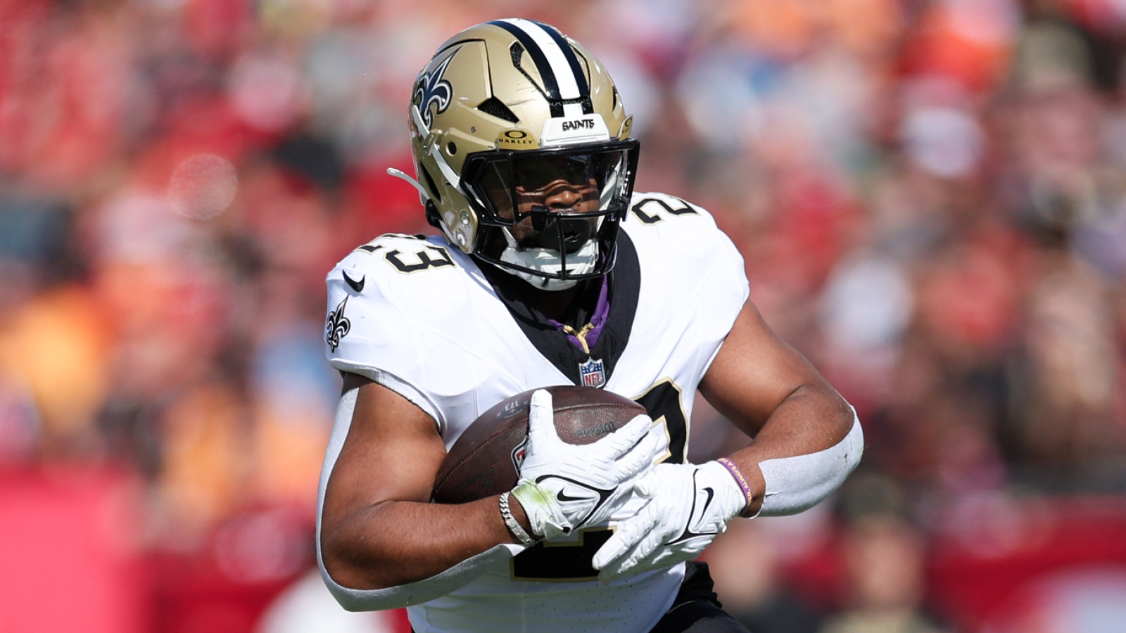 Saints re-sign Super Bowl-winning RB