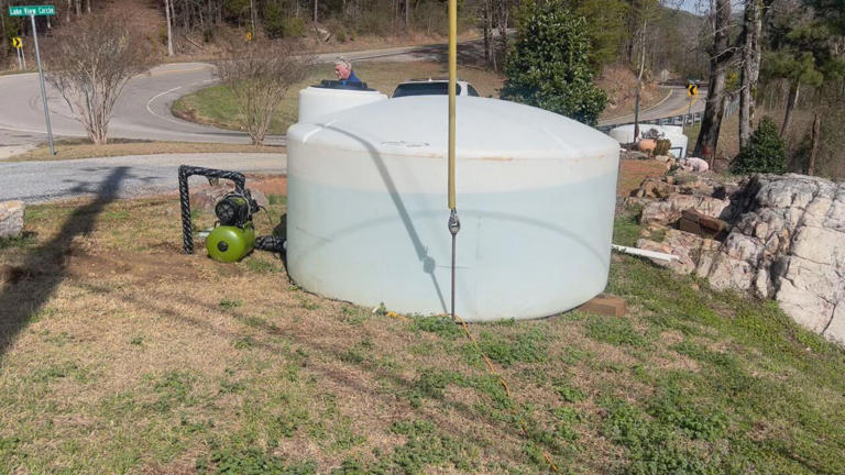 Shelby County neighbors without water for weeks after drilling project ...