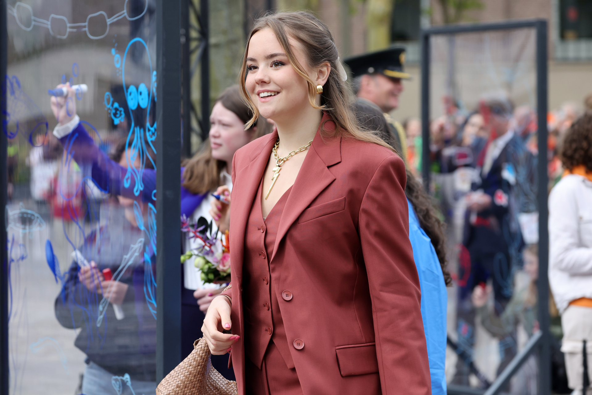Pourquoi la princesse Ariane est-elle partie à l'étranger