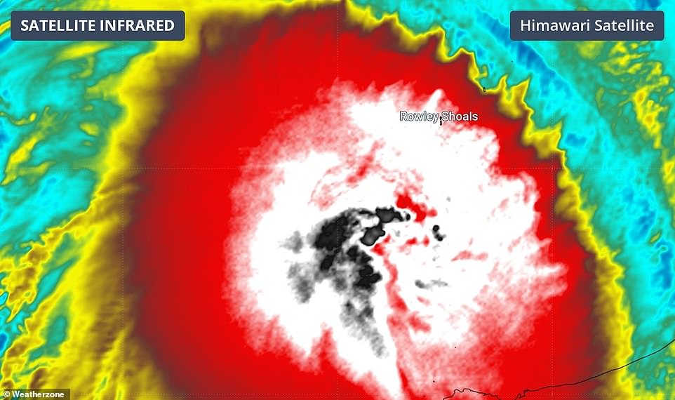 Tropical Cyclone Zelia set to destruct Australias coast tonight