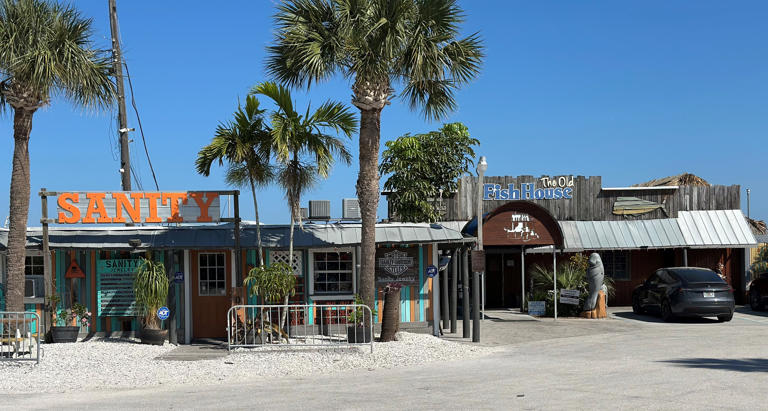 Enjoy a lovely slice of Old Florida at Old Fish House Bar and Grill in ...