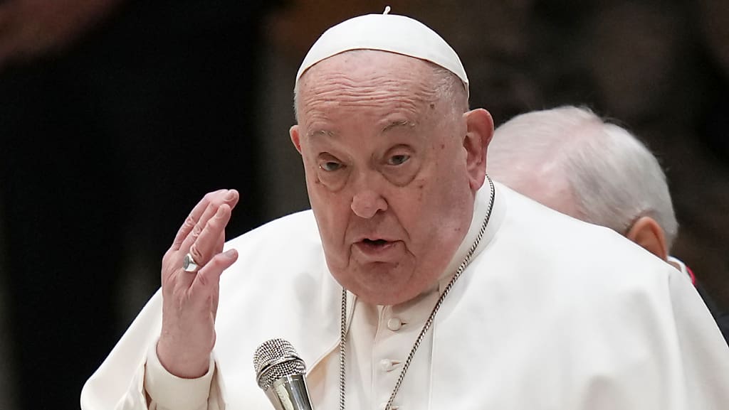 Sorge um Kirchenoberhaupt: Papst Franziskus (88) ins Spital eingeliefert