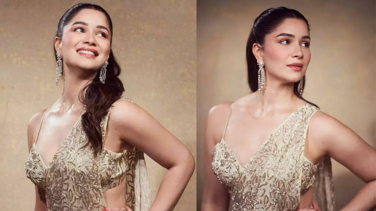 Sara Tendulkar is the ‘Season’s Diamond’ in this iconic pre-draped diya ...