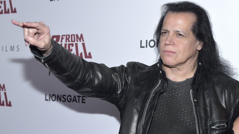 Glenn Danzig verkauft Shirts mit Nazi-Symbol