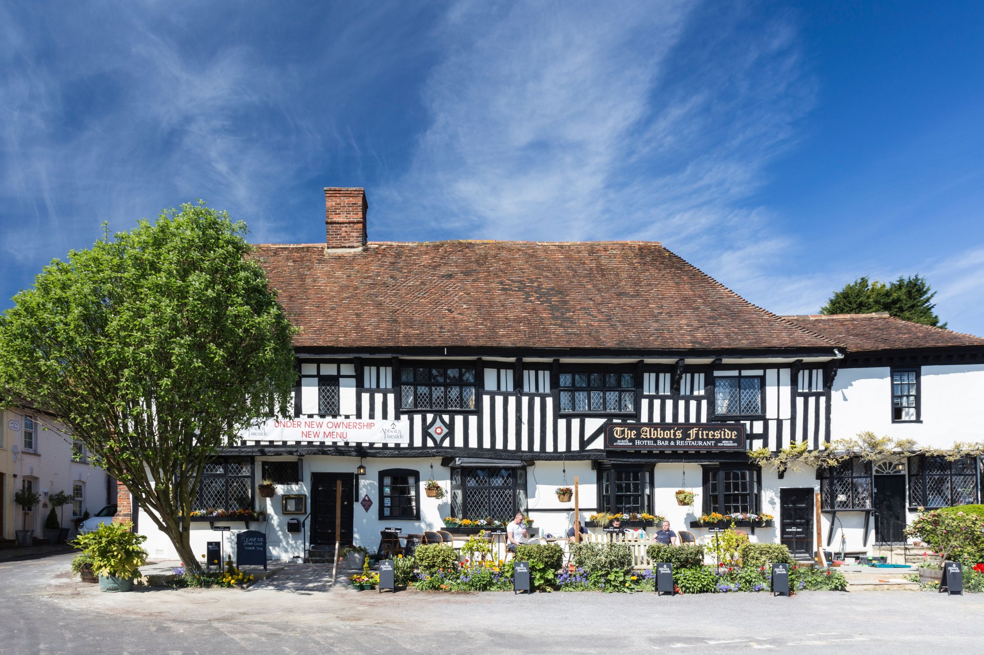 One of UK's oldest pubs closes suddenly after 570 years