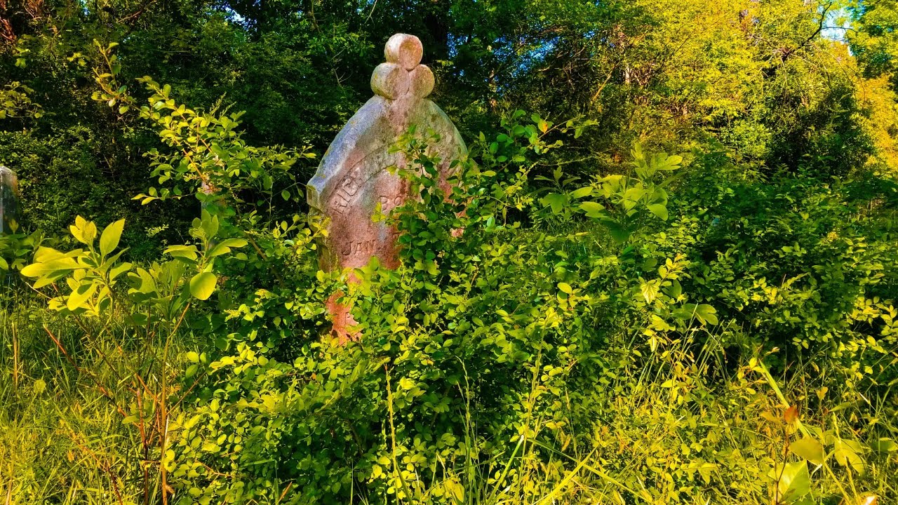 Forgotten graveyard 140 years old - Fallen head stones