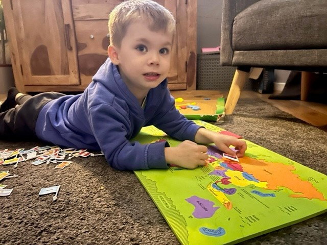 Genius, four, knows all 50 US states on map – and every flag in the world