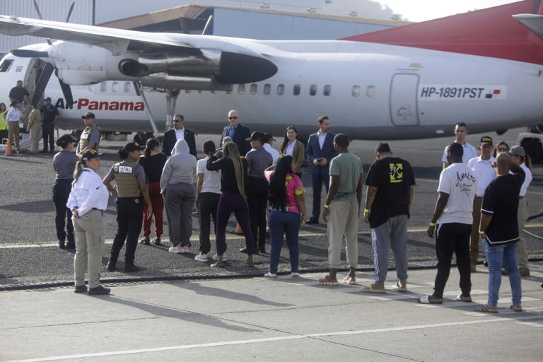 US deports 119 migrants from a variety of nations to Panama