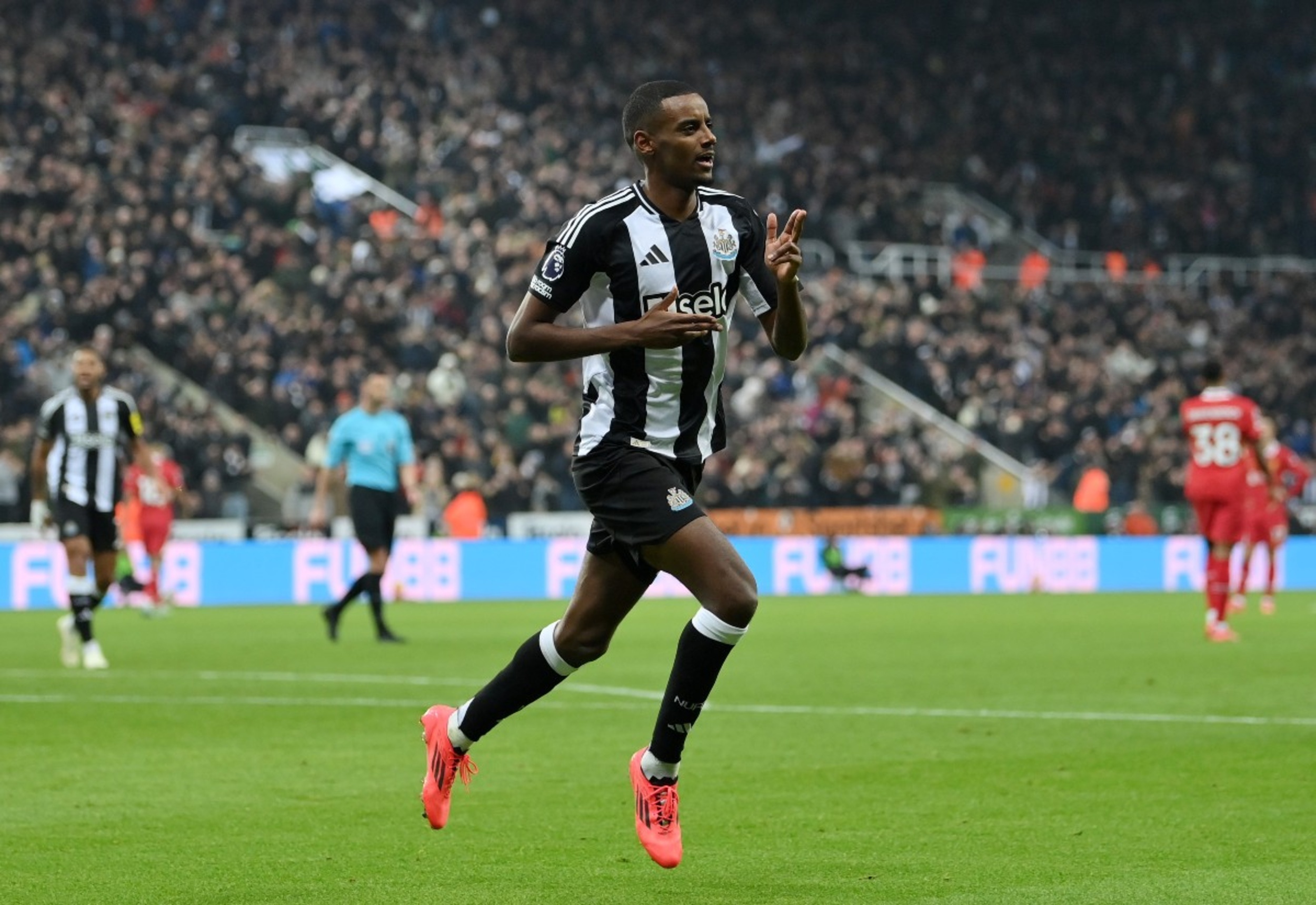 Four replacements on Liverpool’s list as Arne Slot ready to sanction ...