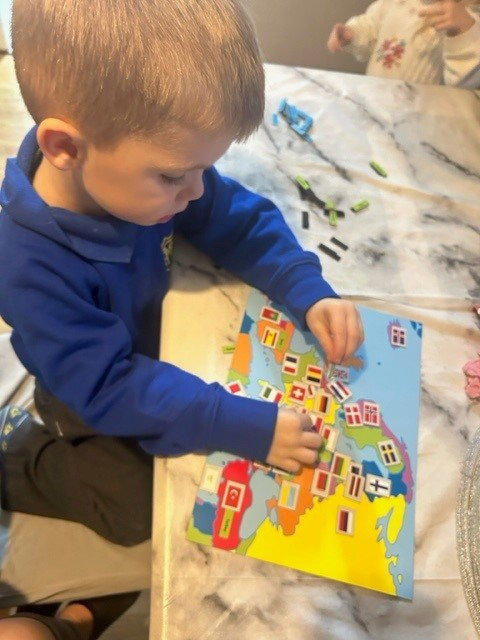 Genius, four, knows all 50 US states on map – and every flag in the world