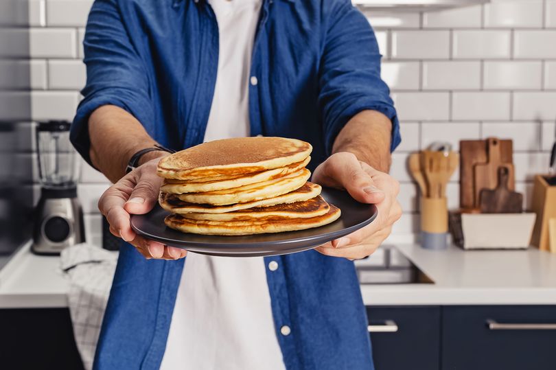 Jamie Oliver's easy 'one cup' pancake recipe which doesn't need scales