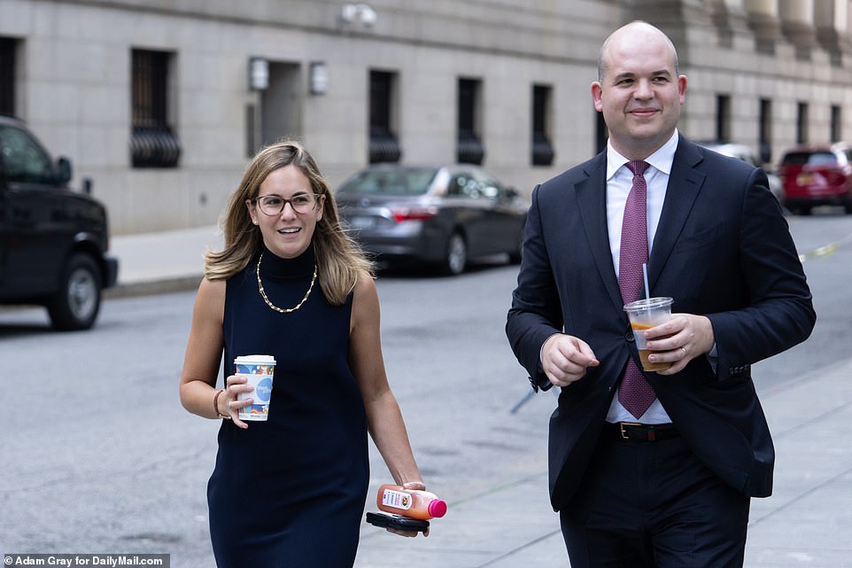 Prosecutor resigns after Trump's order to drop corruption charges