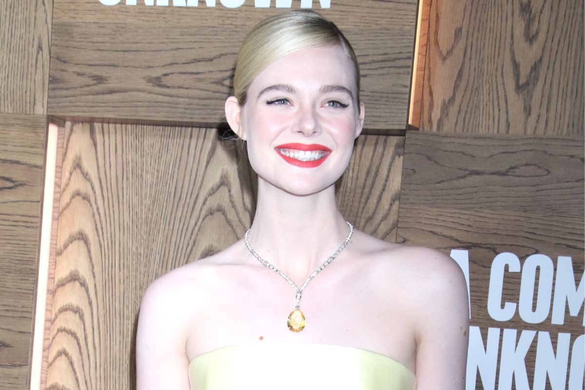 Elegance in gesprek met actrice Elle Fanning over rol in Bob Dylan's ...