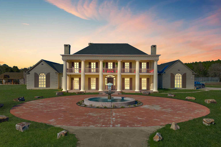 This 100-acre Ranch in Texas Has a Private Lazy River, a Resort-style ...