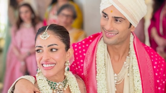 Prateik Babbar gets married to Priya Banerjee, shares dreamy wedding ...