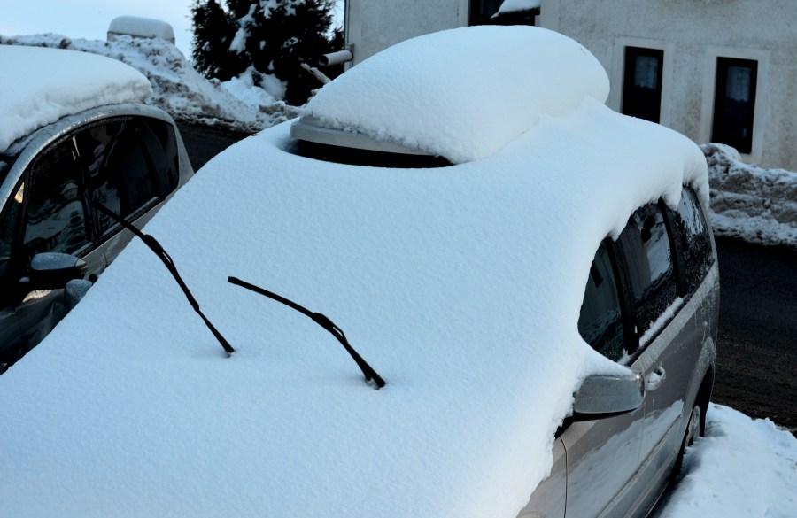 Why you shouldn’t leave your windshield wipers up during every snowstorm