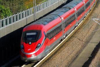 Guasto su linea Alta Velocità Napoli-Roma, ritardi treni fino a 60 minuti