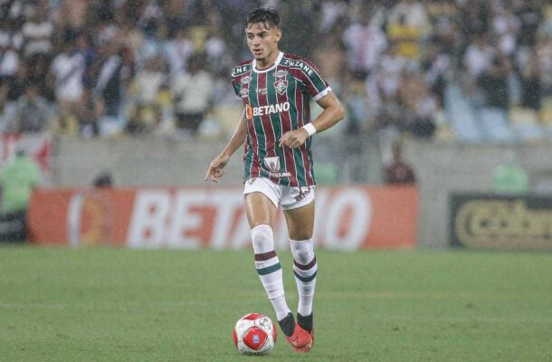 Felipe Andrade, do Fluminense, embarca para ser emprestado ao Houston ...
