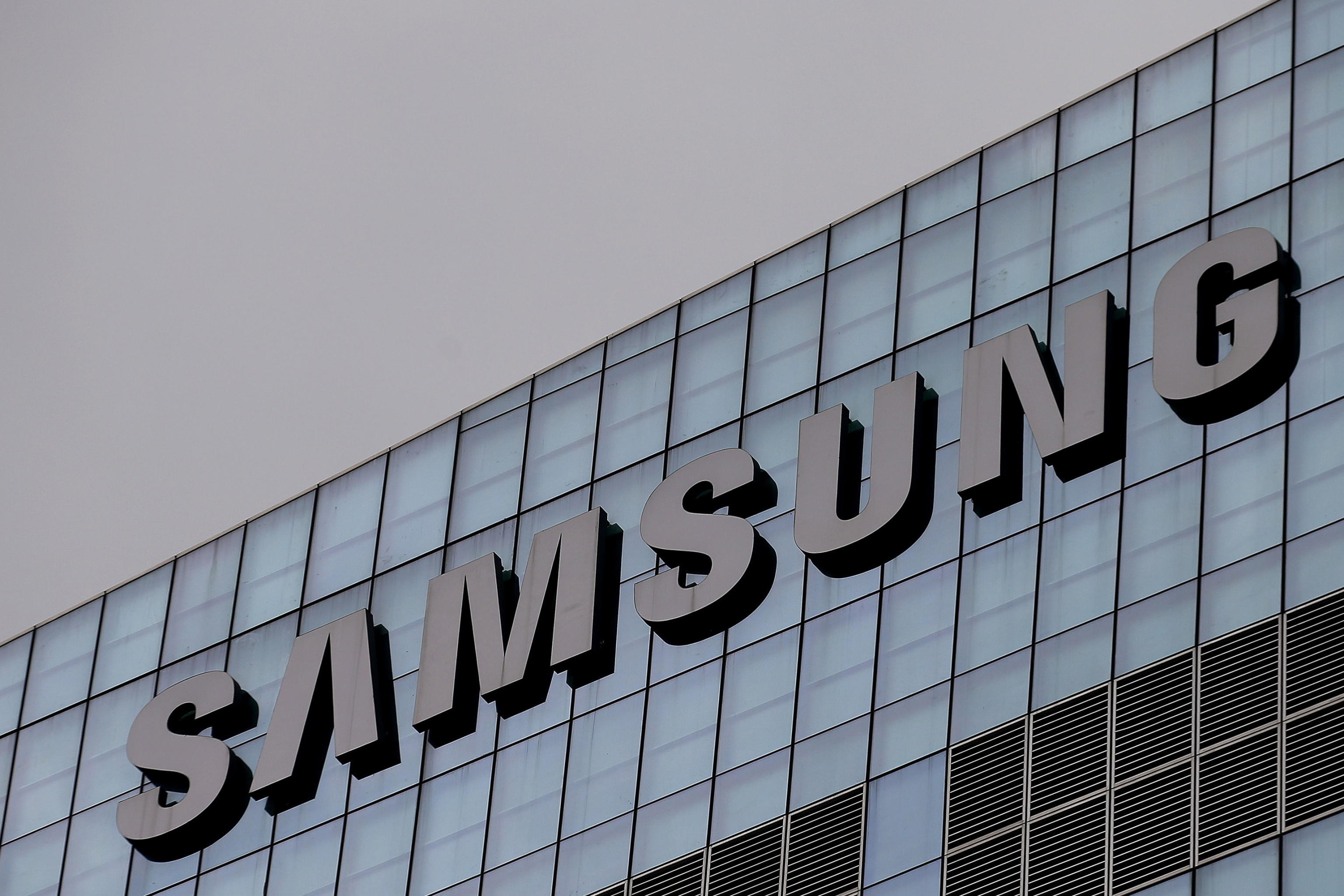 Samsung punta sull'IA e i semiconduttori in Vietnam