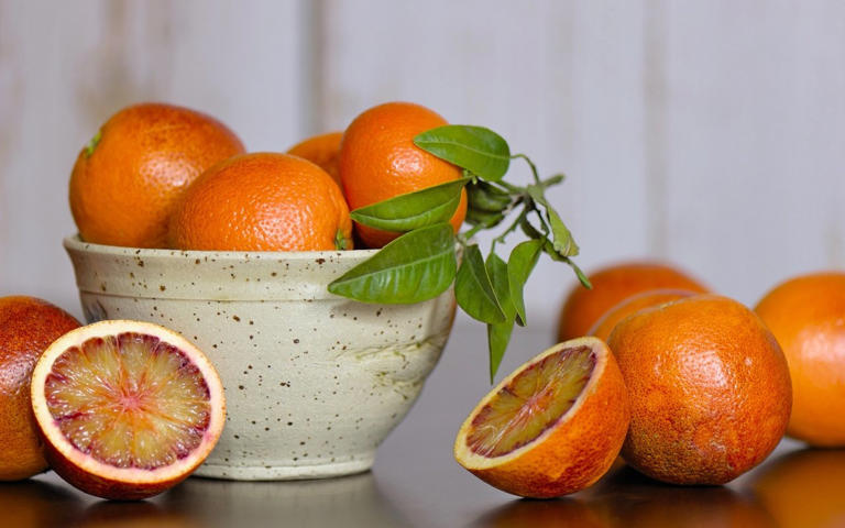 Eat yourself happy! 5 secret foods that boost oxytocin, the feel-good ...