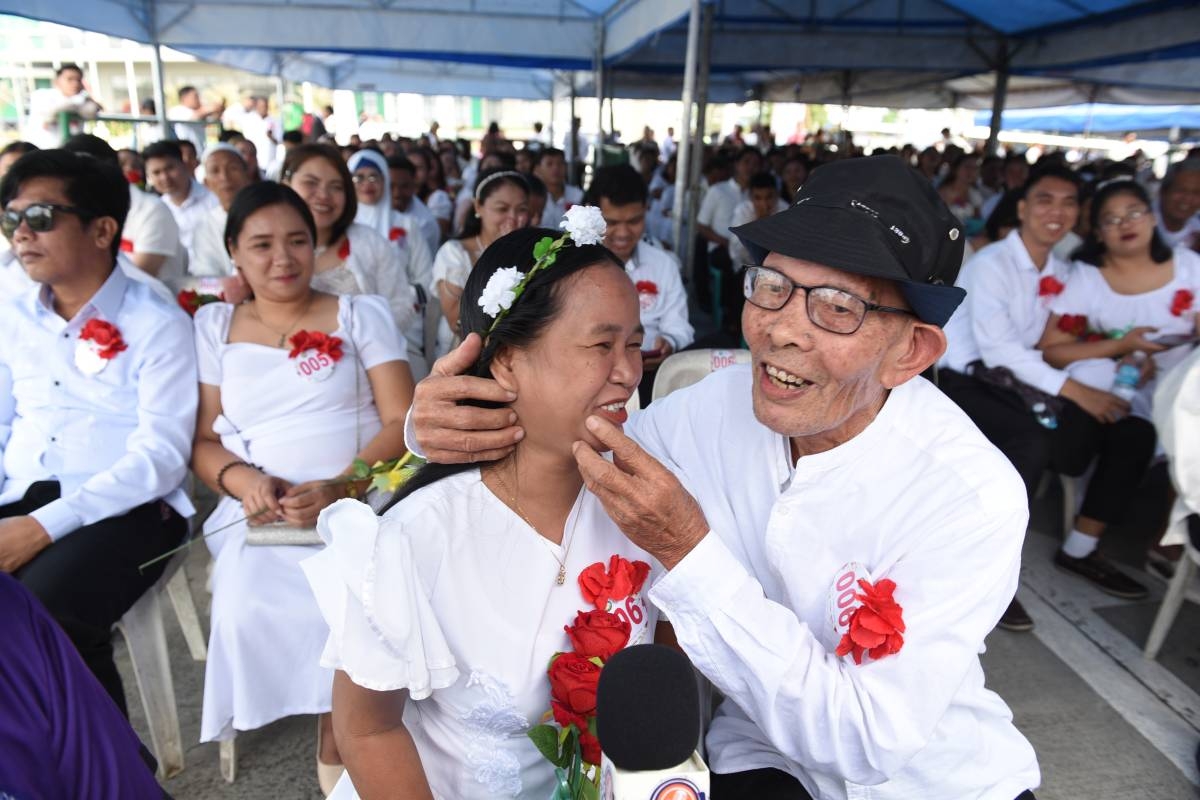 1,336 couples in Cavite tie knot