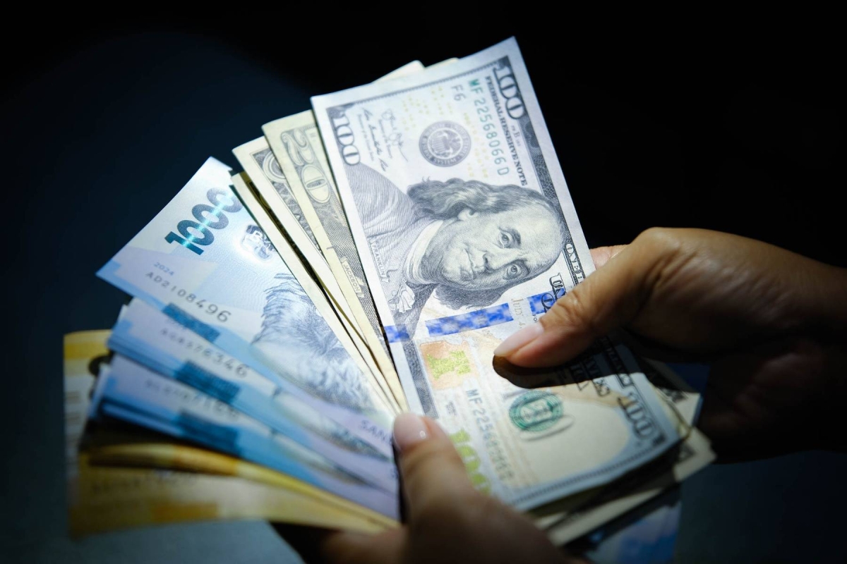 Peso back at P57:$1; PSEi slumps