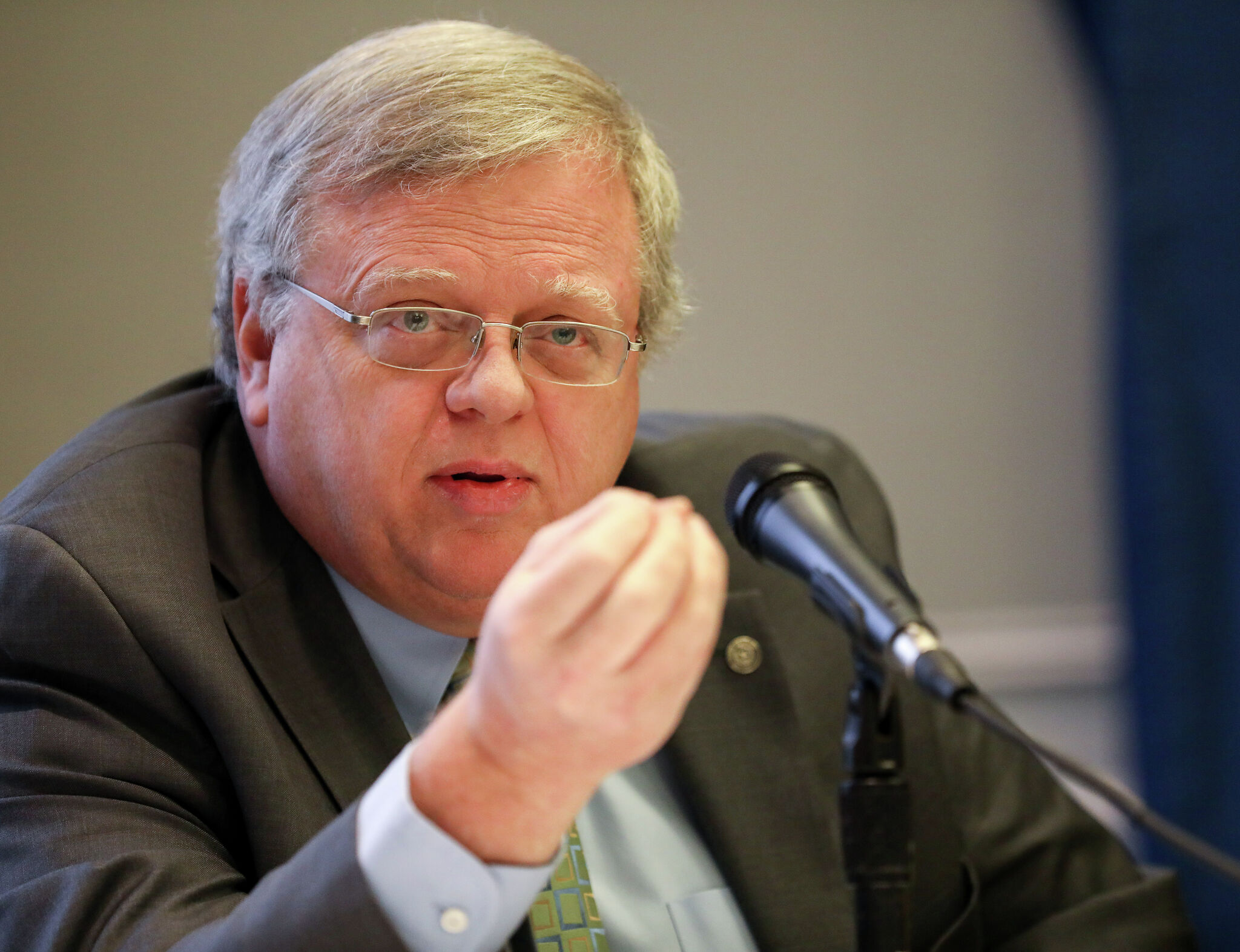 Bill banning Harris County's universal basic income program passes ...