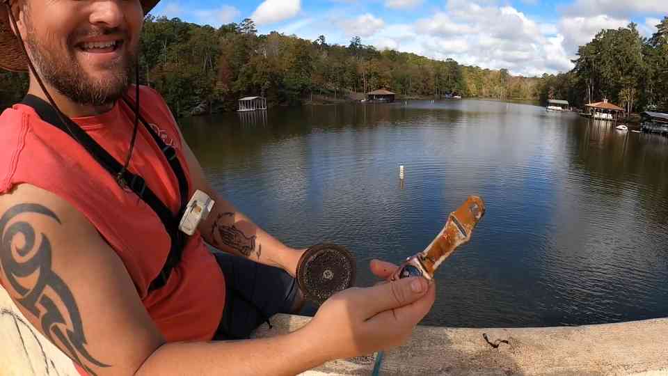 Magnet Fisherman Discover Insurance Fraud Scam! (Police Involved)