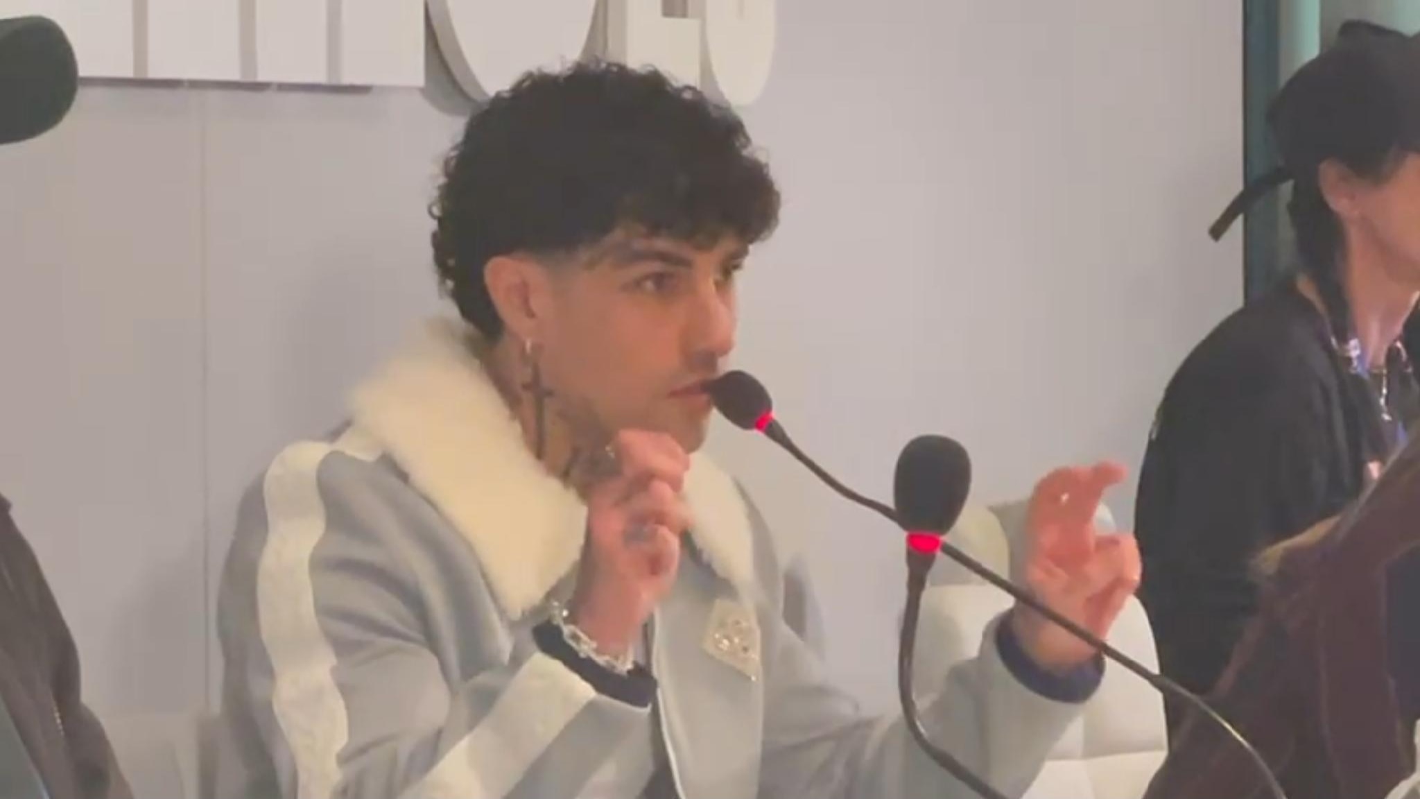 Sanremo 2025, Tony Effe a nudo:"Ok le critiche, ma sto male per certe ...