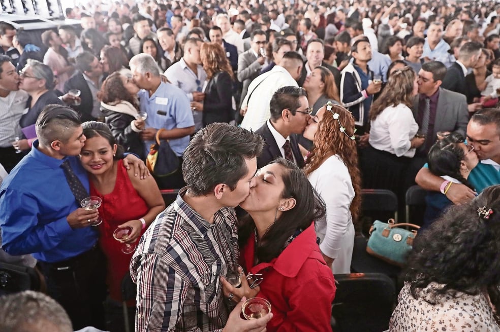 Día de San Valentín: 400 parejas se casan en boda colectiva en CDMX ...