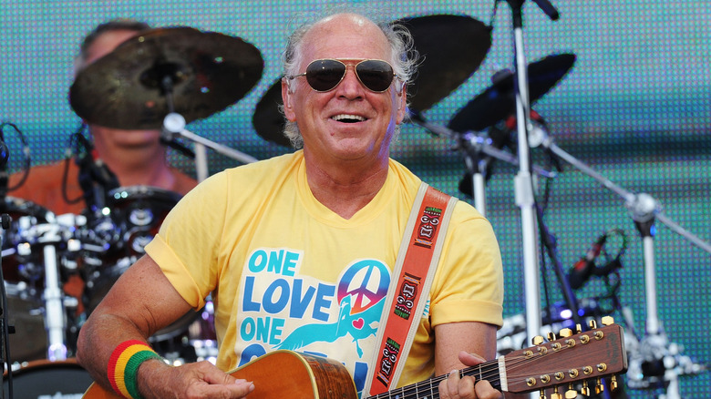 Jimmy Buffett Chose This Simple Drink Over Margaritas