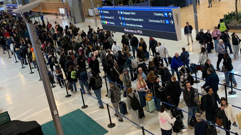 Long TSA security lines form at PDX, worrying weekend travelers