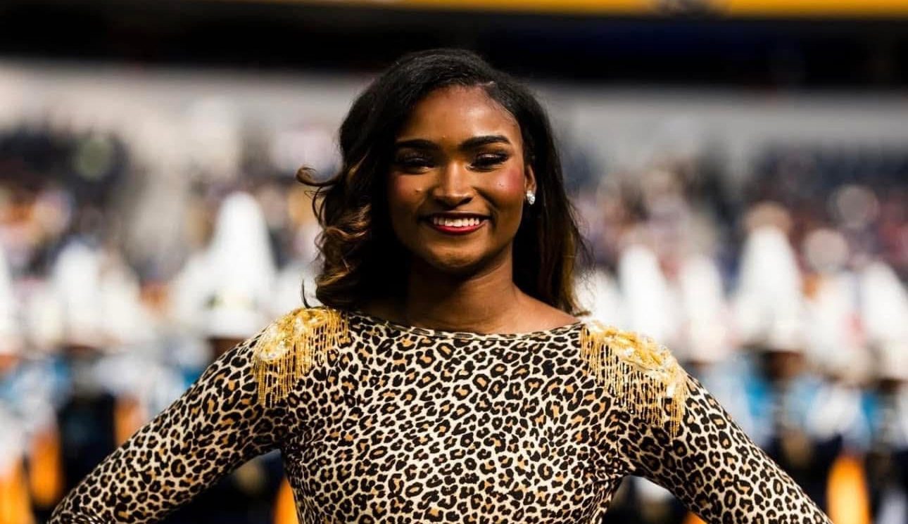 Racine's Soija Cameron dazzles before record 127.7 million Super Bowl ...